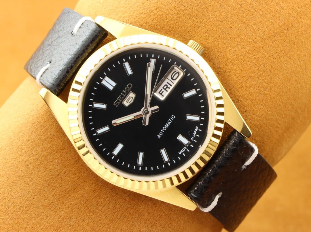 Vintage Seiko 5 Automatic Timepiece Black Elegant Dial Golden Men's ...