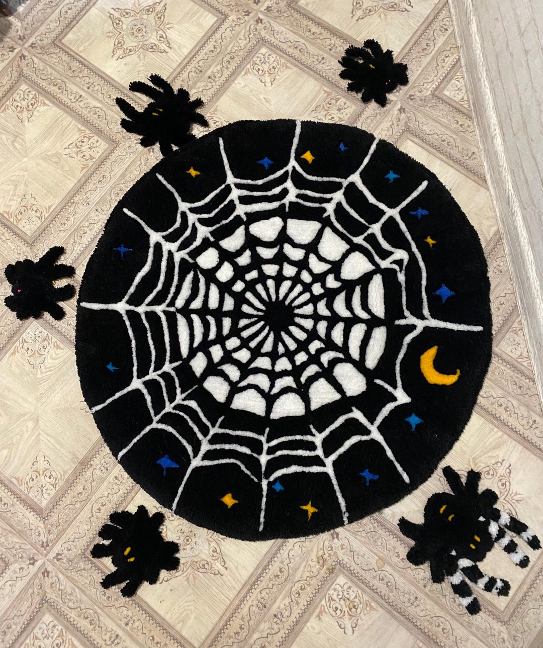 Black and White Soft Rug in the Shape of a Spider Web With 5 Spiders ...