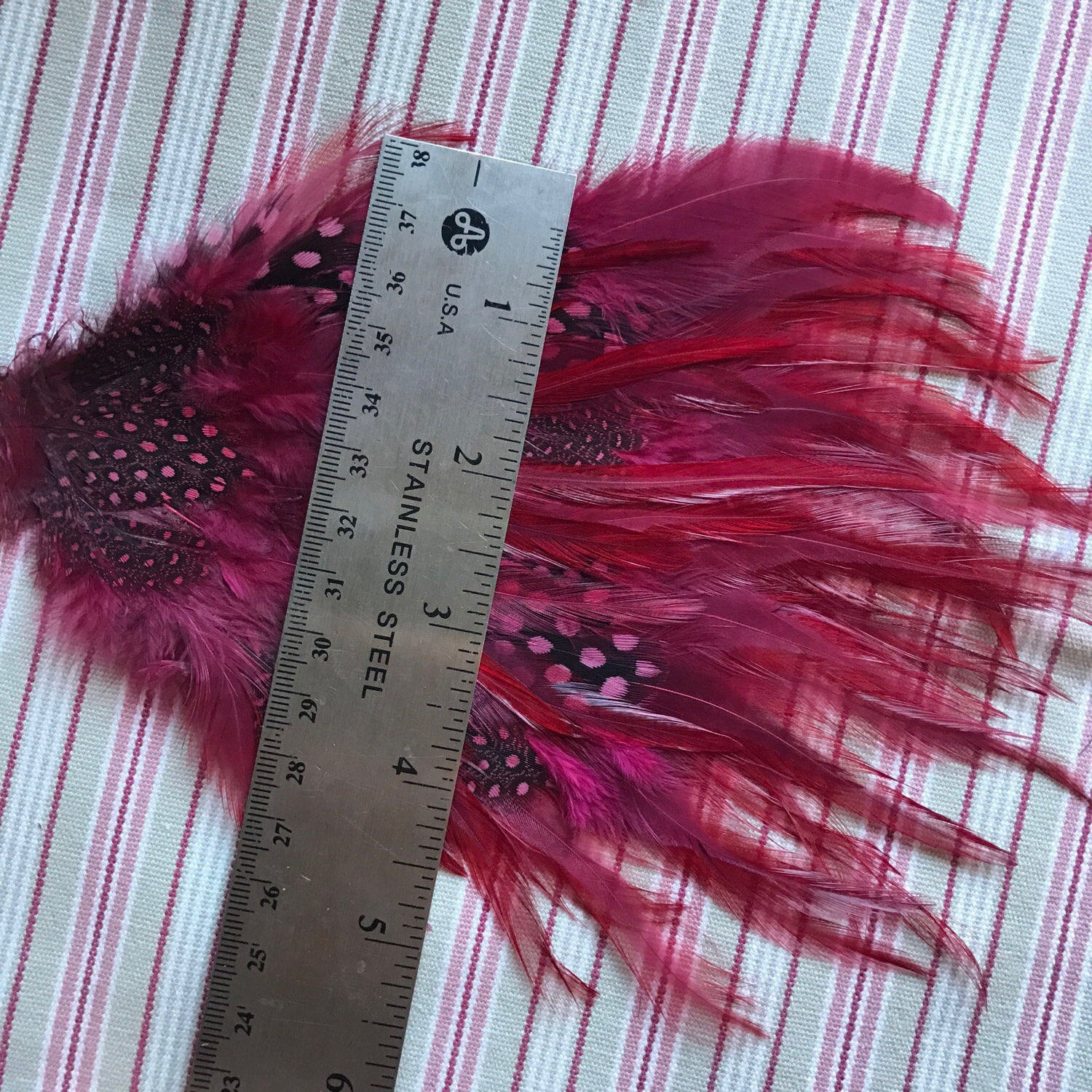 FEATHER PADS Guinea Feathers Merlot red / 53 | Etsy