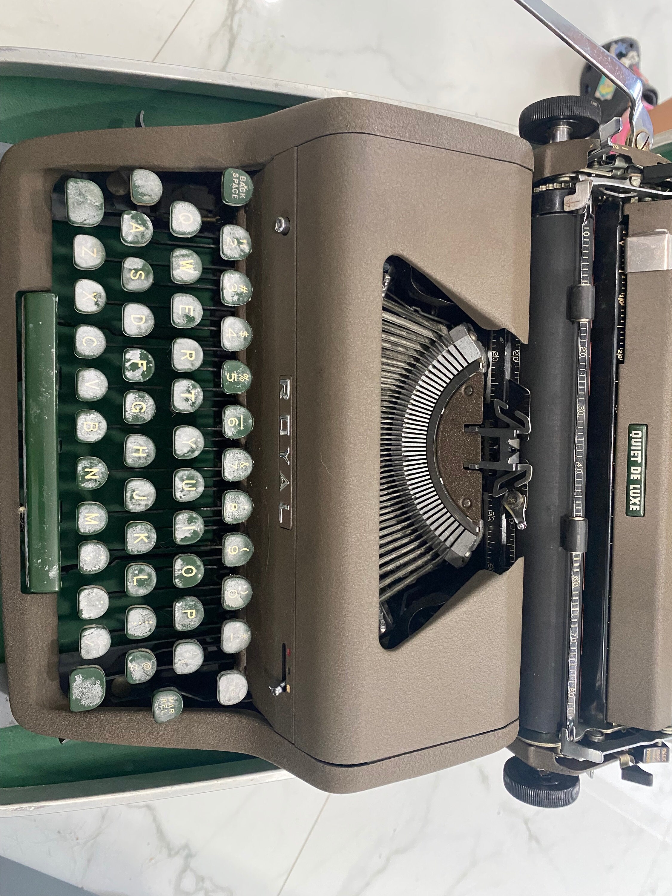 Royal De Luxe Vintage Typewriter With Case - Etsy