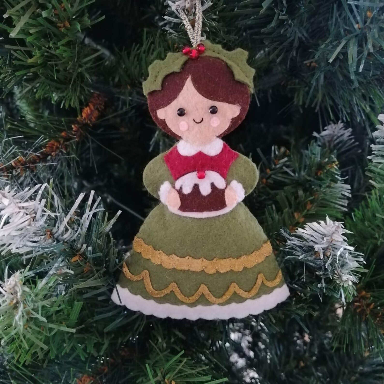 A Christmas Carol Felt Ornament Designs: Mrs Cratchit - Etsy