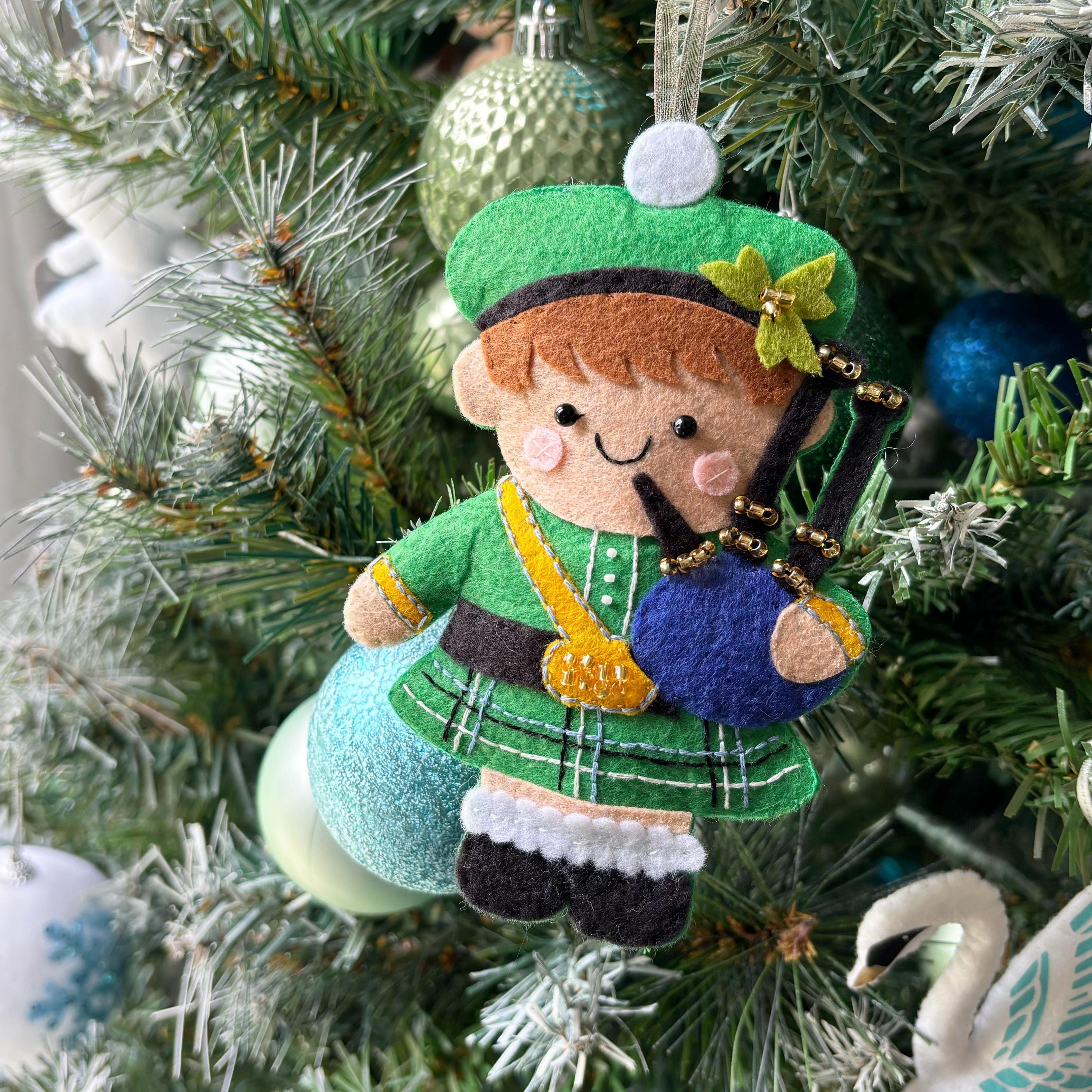 12 Days of Christmas Felt Ornament Designs: Pipers Piping - Etsy