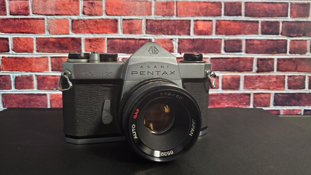 Vintage Pentax Spotmatic SP 35mm Film Camera W/50mm Lens - Etsy