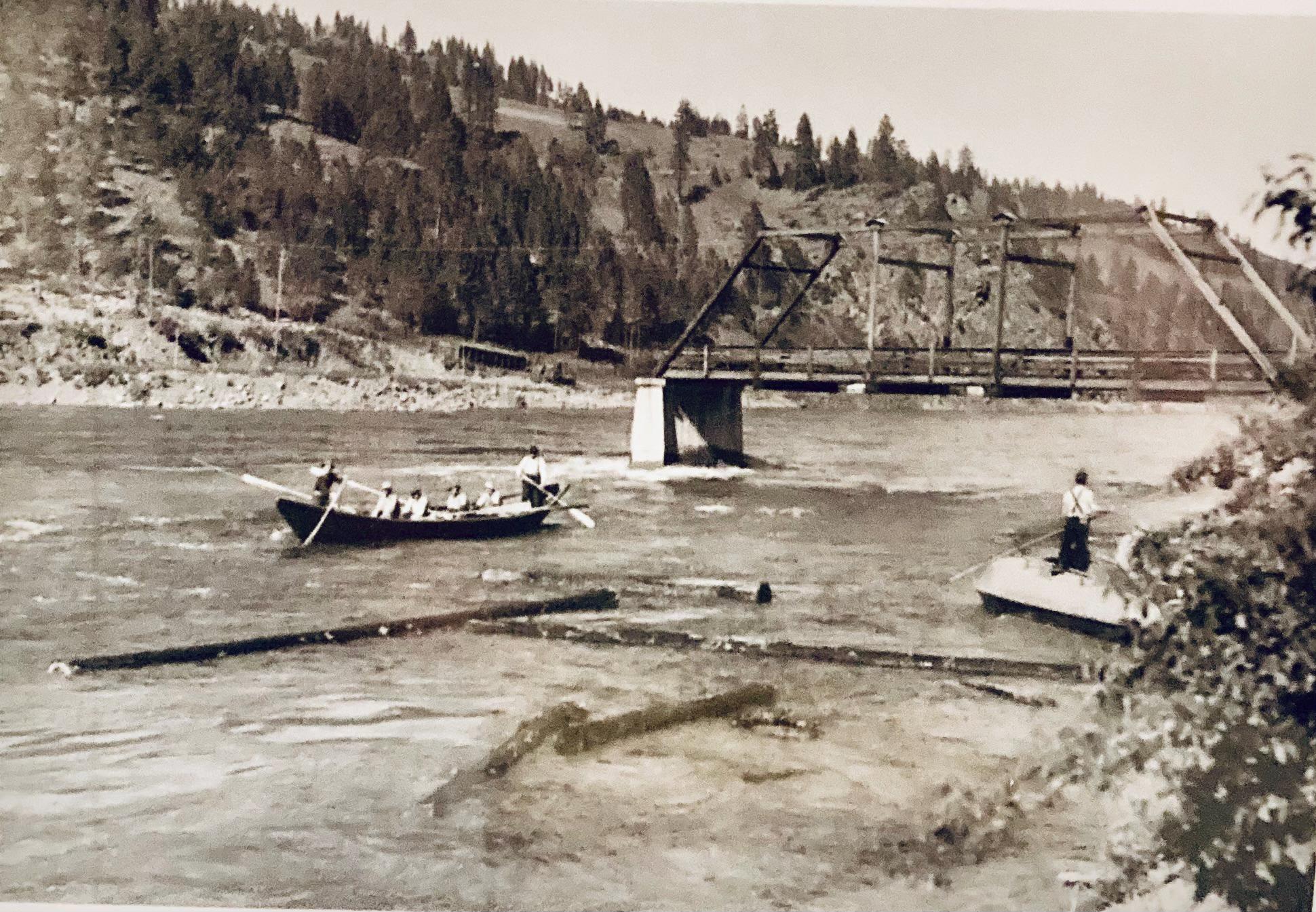1940 Old Lewiston Bridge Washout & Manned Rowboat-lewiston, California ...