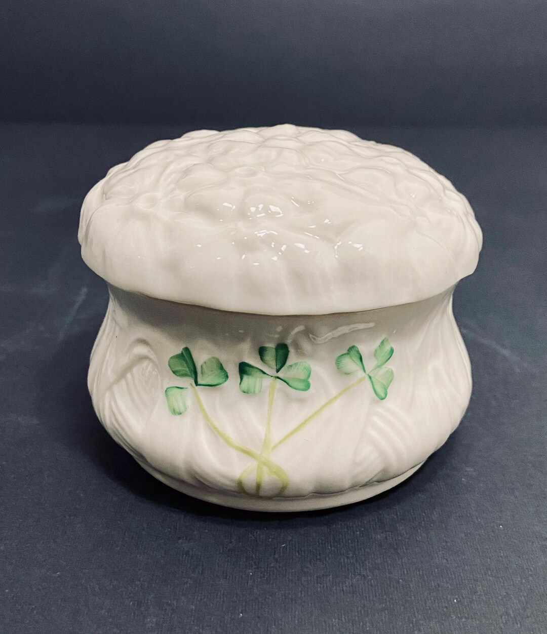 Belleek Ireland Daisy Trinket Dish W/lid Hand Painted Green Shamrocks ...