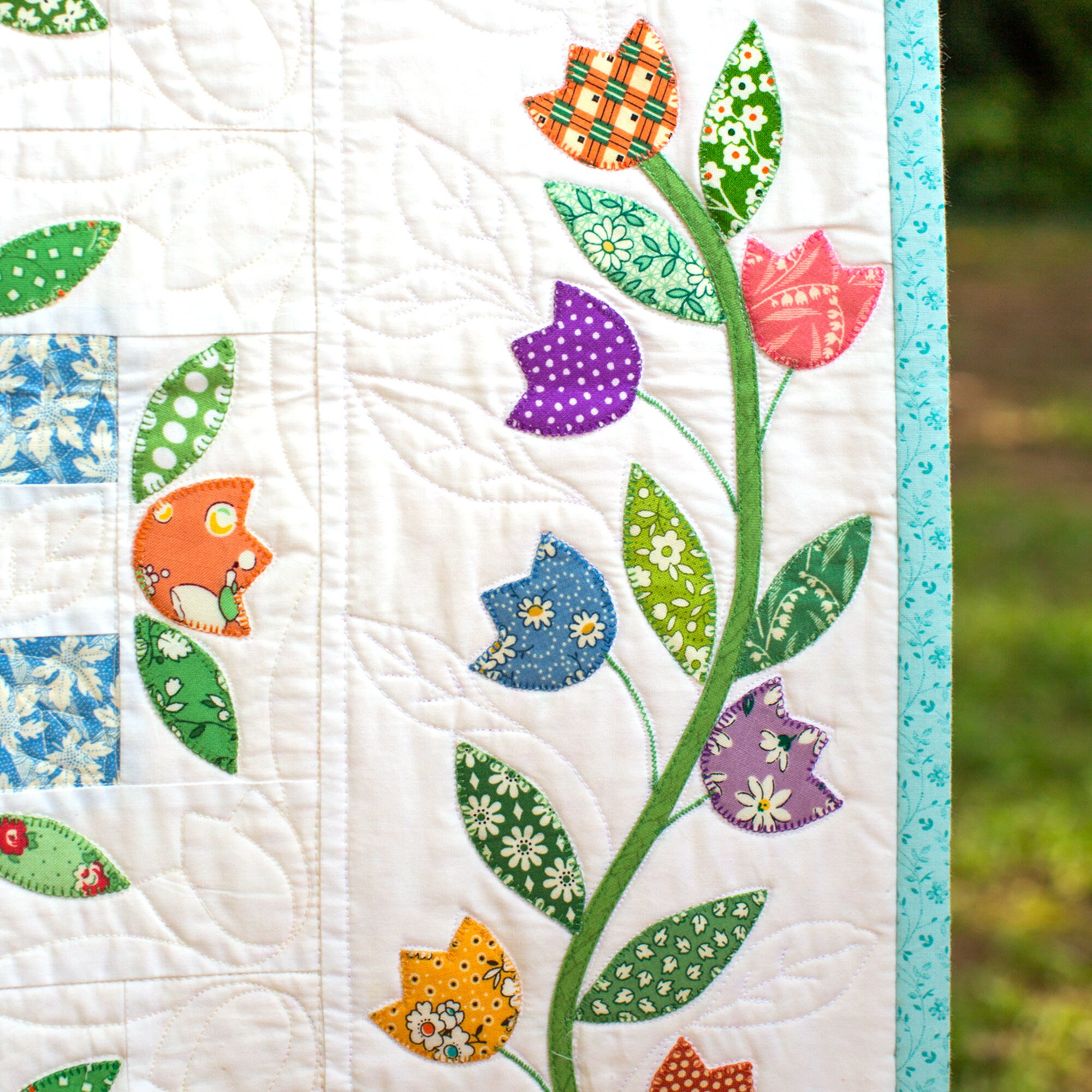 Handmade Heirloom Patchwork Quilt Appliqué / Vintage Style Tulip Design ...
