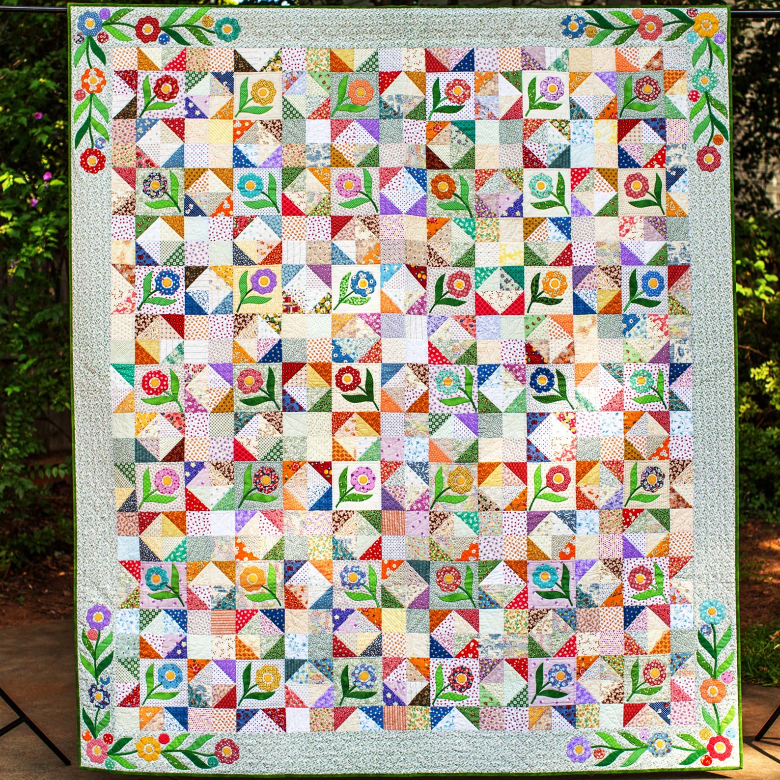 Handmade Heirloom Patchwork Quilt With Appliqué Flowers / Vintage Style / Full Size Bedspread ...