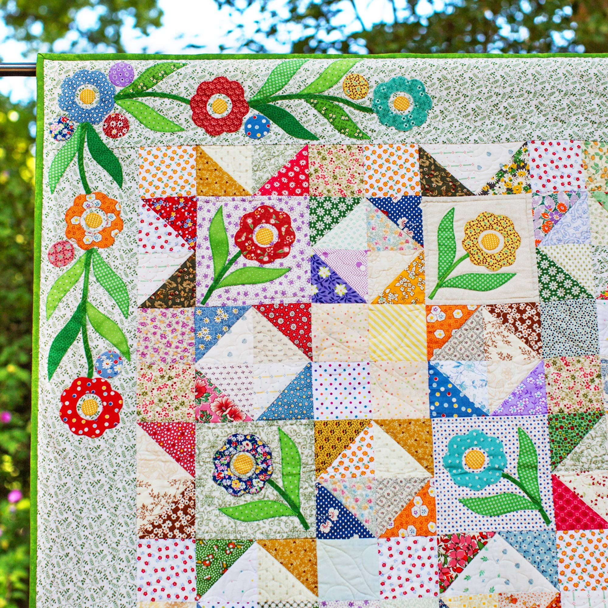Handmade Heirloom Patchwork Quilt With Appliqué Flowers / Vintage Style / Full Size Bedspread ...