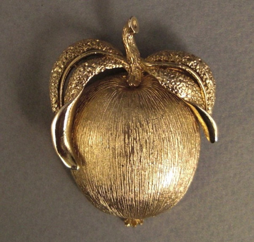BROOCH APPLE Goldtone Signed Sarah Coventry Round Vintage Pin Large - Etsy