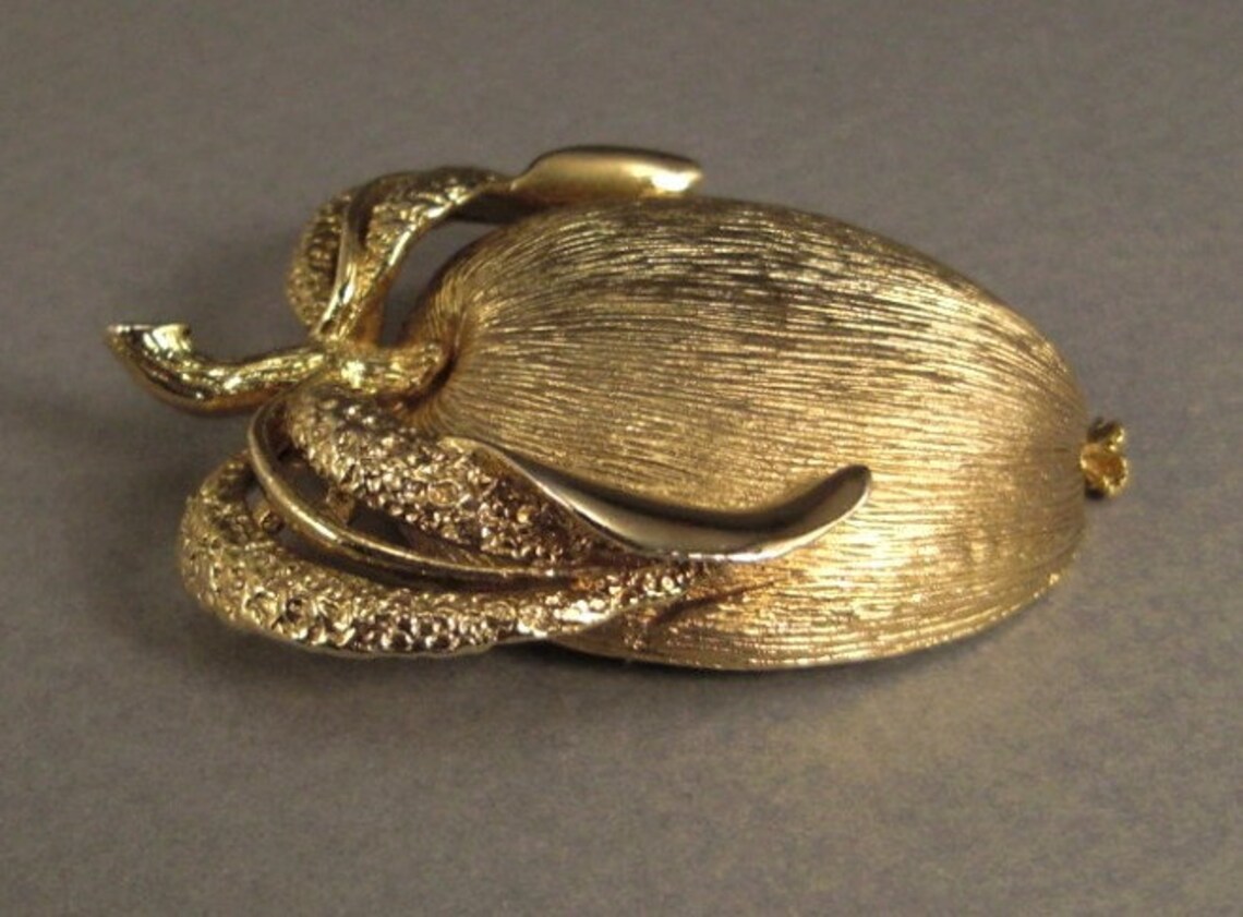 BROOCH APPLE Goldtone Signed Sarah Coventry Round Vintage Pin Large - Etsy
