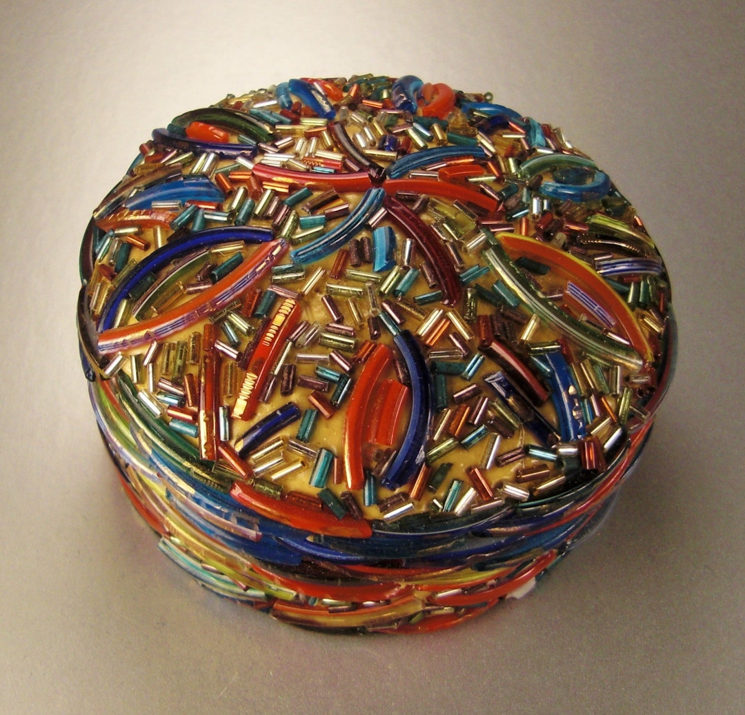 BEADED BOX Handcrafted Bugle Glass Colorful Inbedded 4 in Diam 2.5 Tall ...