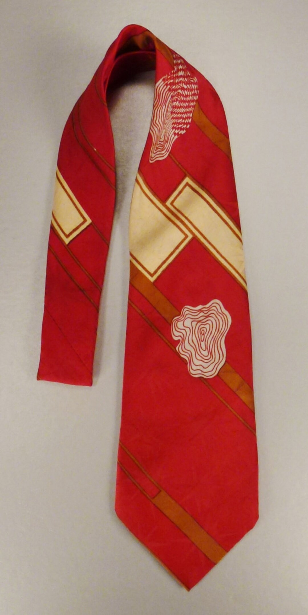 ROCKABILLY Tie ATOMIC Design Designer Noble on Red Silk 1980s 57 in ...