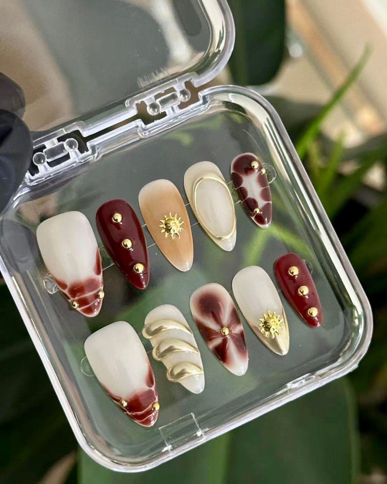 Handmade Vintage Style Almond Nails Golden Sun Charms Nails Press-on ...