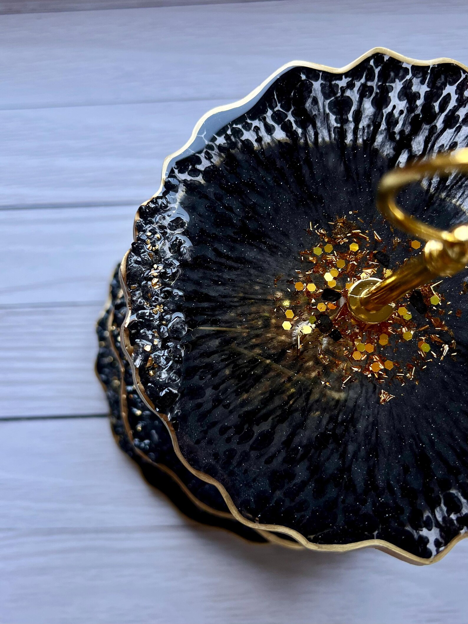 Black and Gold Resin Cake Stand, Epoxy Dessert Tower - Etsy