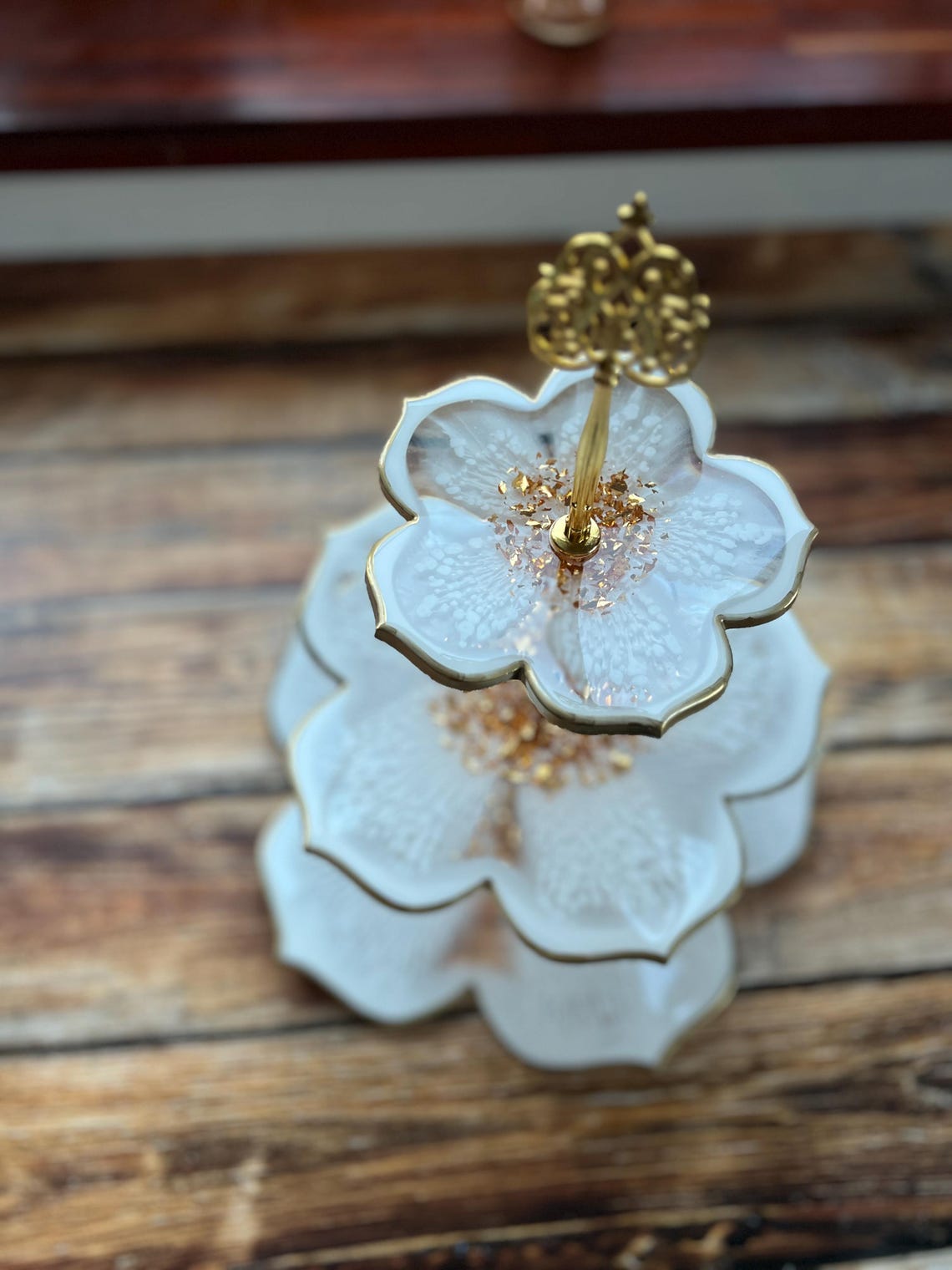 White Gold Resin Frower Cake Srand, Flower Resin Cake Stand, Fruit ...