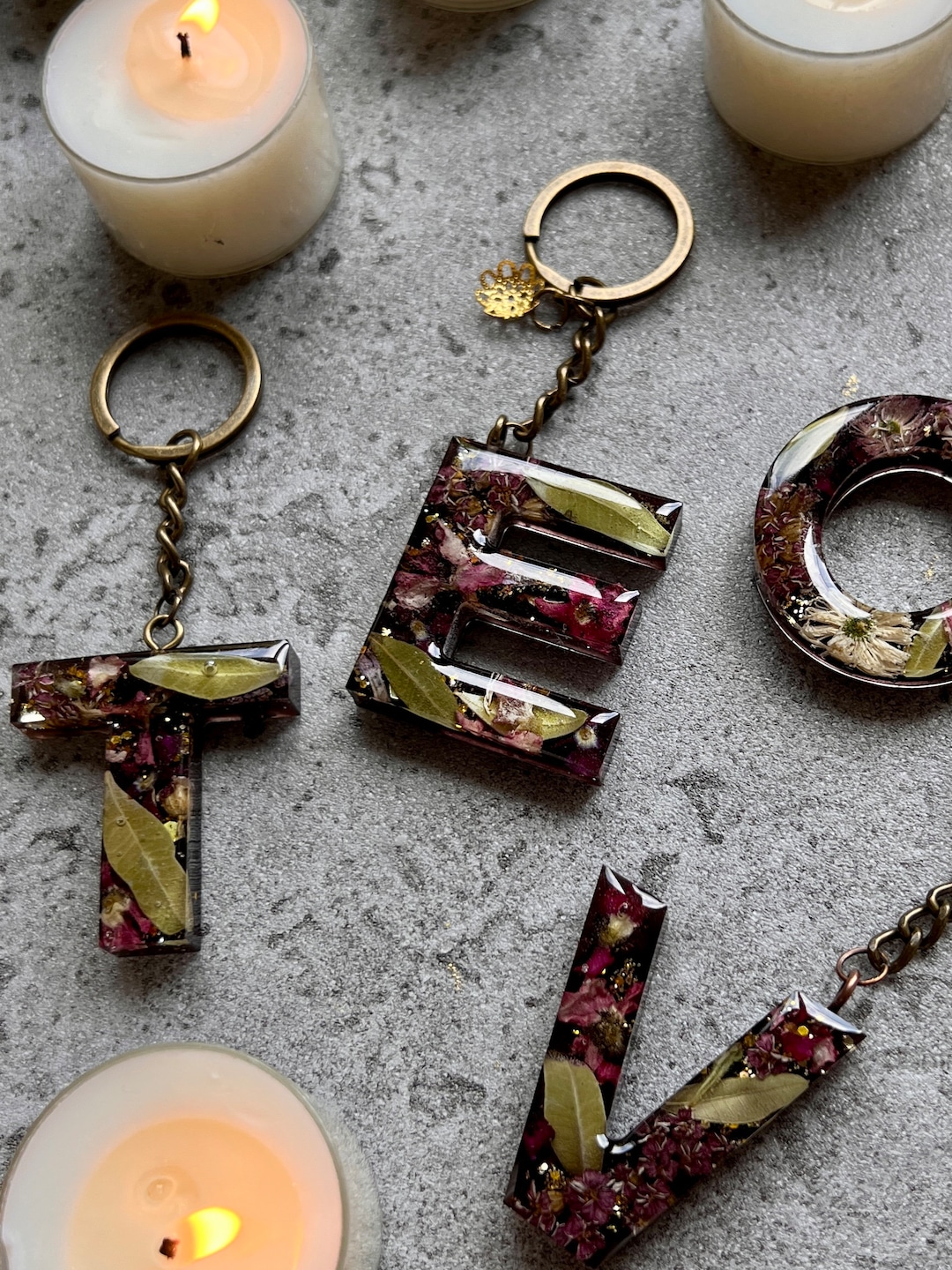 Handmade Real Dried Flower Resin Aesthetic Keychains, Party Favors ...