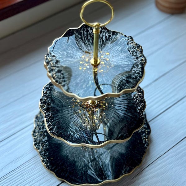 Resin Cake Stand - Etsy
