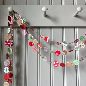 Holiday Paper Garland, Festive Mantle Decoration, Christmas Paper ...