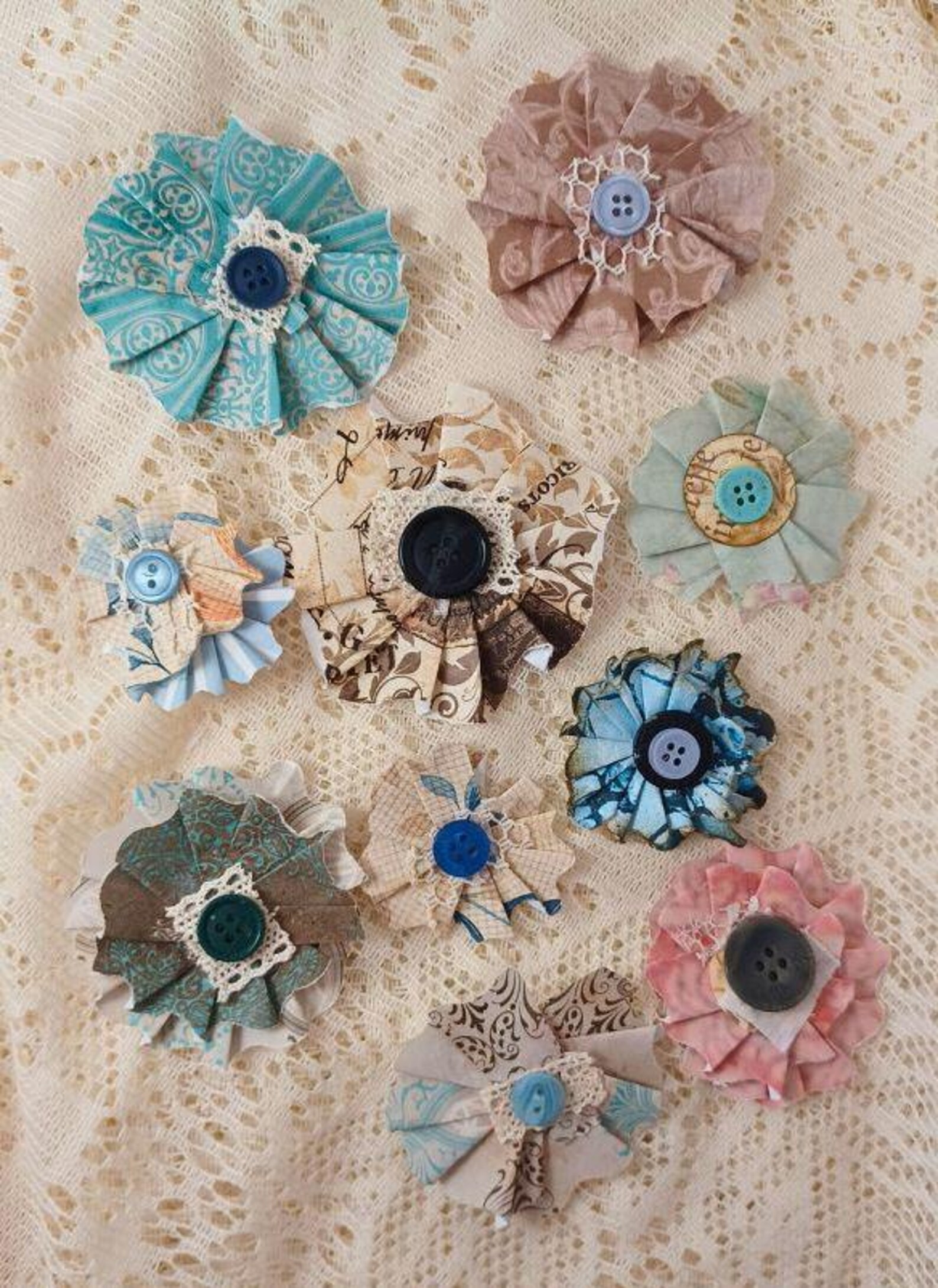 10 Handmade Paper Ruffled Flowers With Button Centers, Decoration for ...