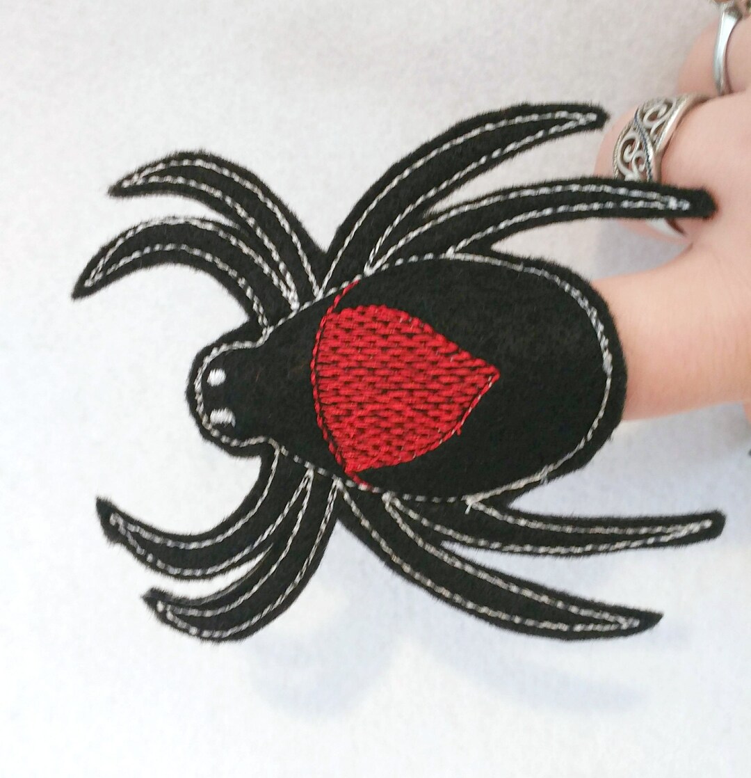 Halloween Felt Spider Finger Puppet Rides on Top of Your - Etsy
