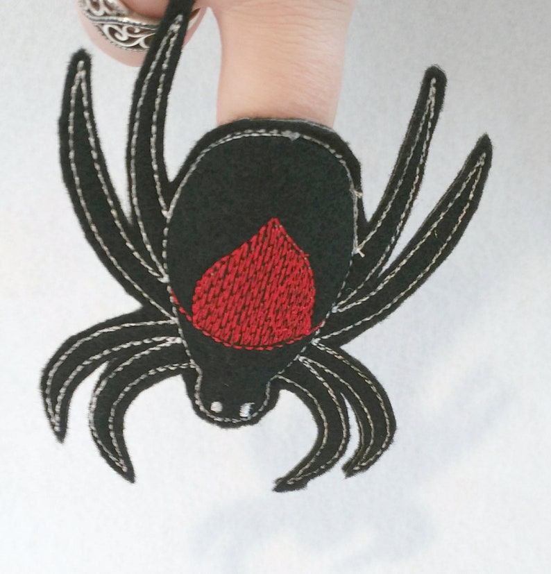Halloween Felt Spider Finger Puppet Rides on Top of Your - Etsy