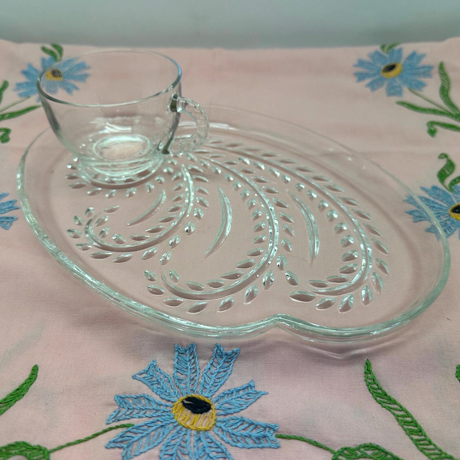 Vintage Federal Glass Homestead Snack Sets (4 Plates, 4 Cups) - Etsy