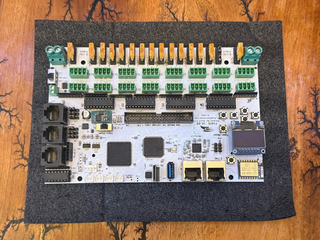 Falcon F16V3 E131 Artnet Pixel Controller - 96 Universes, 16-48 Strings ...