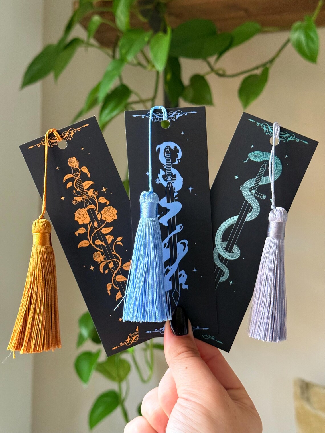 Lightlark Bookmark, Fantasy Bookmark, Alex Aster Bookmark, Thrones and ...