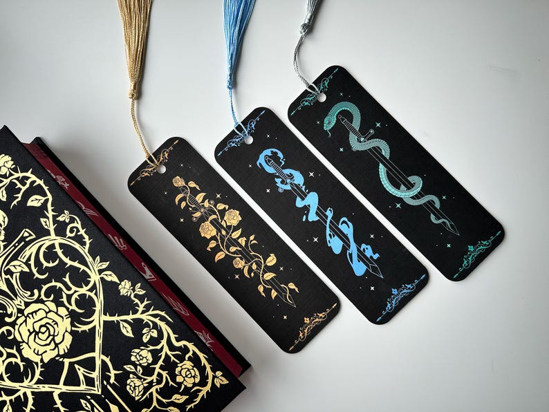 Lightlark Bookmark, Fantasy Bookmark, Alex Aster Bookmark, Thrones and ...