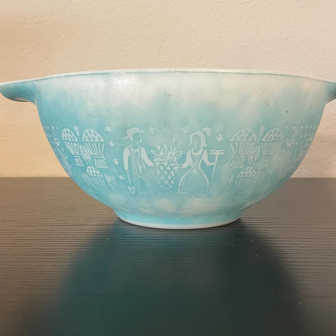 Vintage Amish Butterprint Pyrex Turquoise Mixing Bowl, 9” Wide With ...