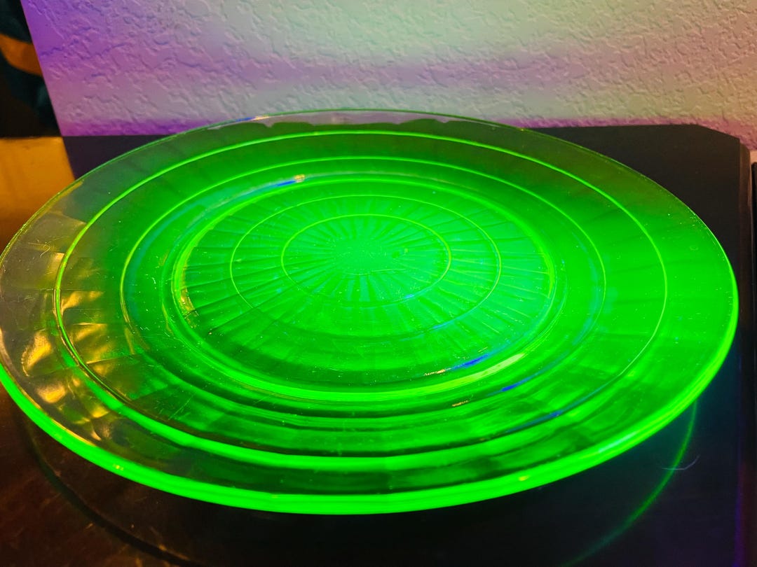 Hocking Glass Co. Green Uranium Glass Block Optic Dessert Plate, Bread ...