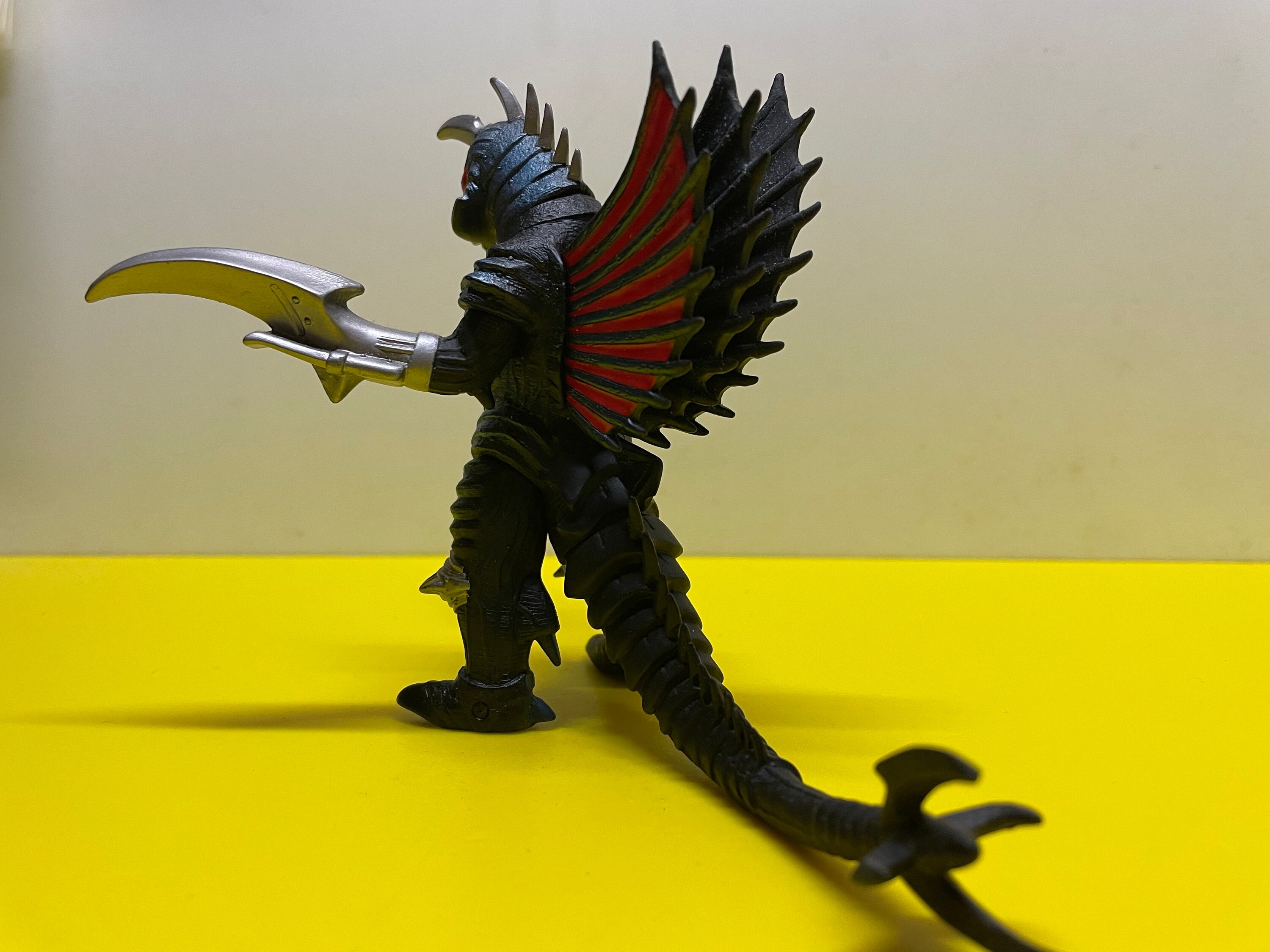 Godzilla Vintage Monster Figure Gigan Height is 4 Inches Bandai Japan 6 ...