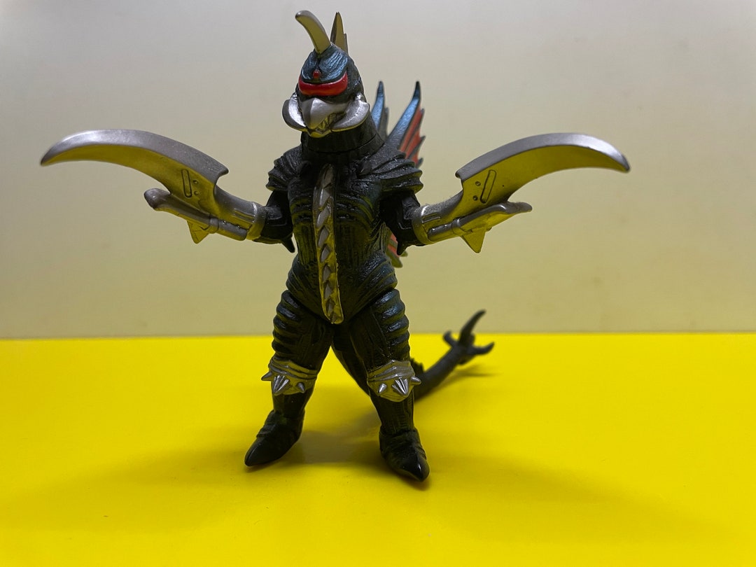 Godzilla Vintage Monster Figure Gigan Height is 4 Inches Bandai Japan 6 ...