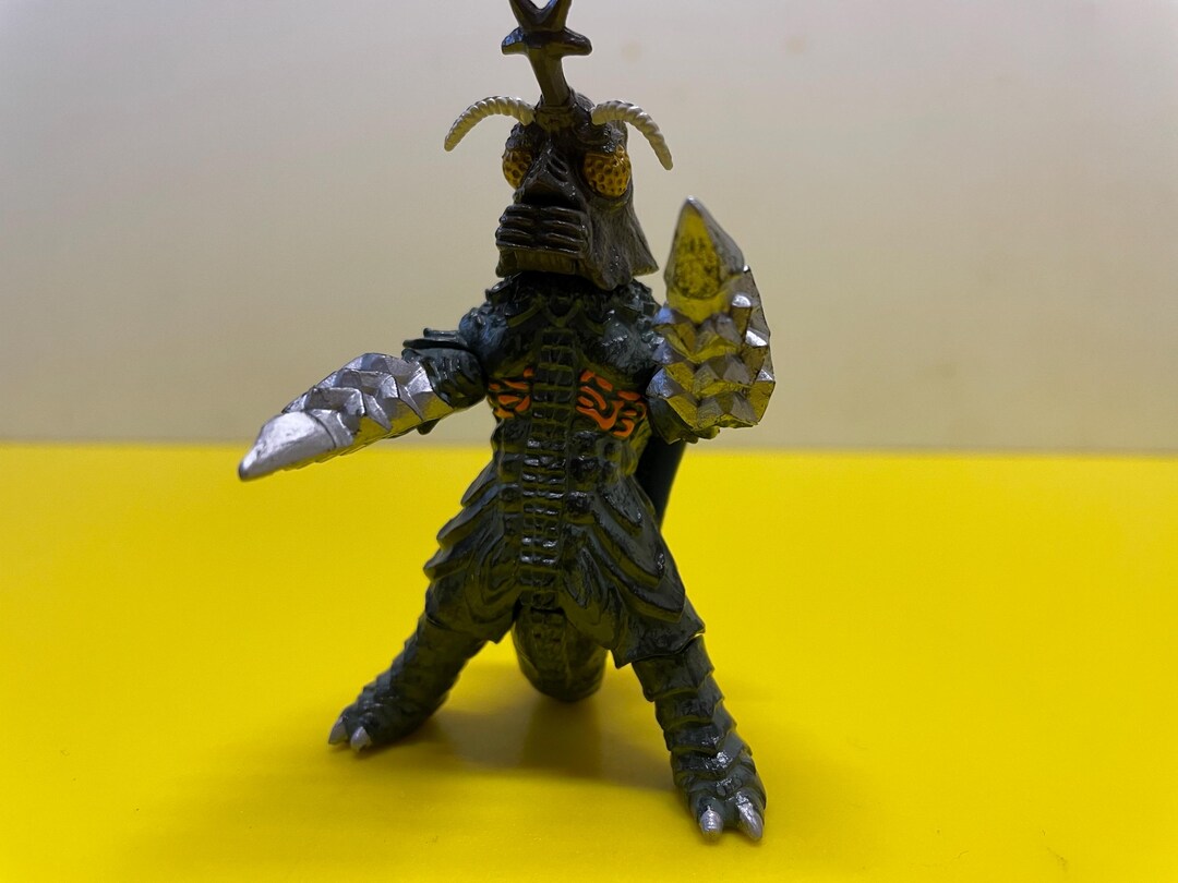 Godzilla Bandai HG 8 Megalon Vintage Gashapon Mini Figure Japan Height ...