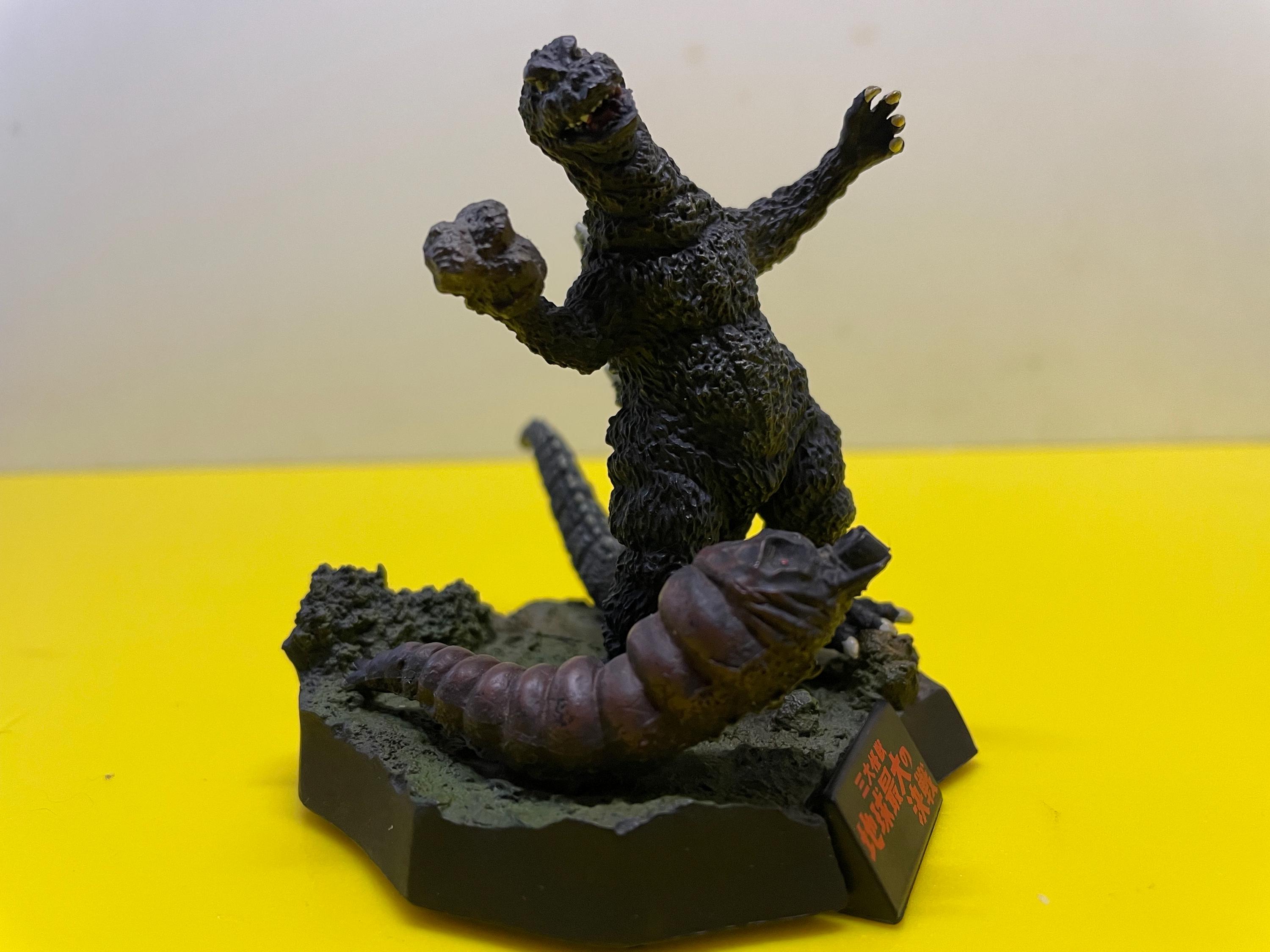 Godzilla Vintage Kaiju Diorama Mini Figure Godzilla Mothra Height 3 ...