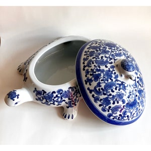 Vintage Blue and White Ceramic Turtle/ Tortoise Covered Dish / Tureen ...