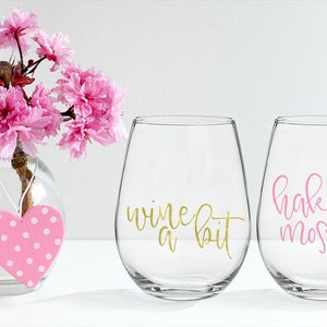 STARLITE MOTEL / Whimsical Font / Script Font / Handlettered Font / OTSS / Bounce Script ...