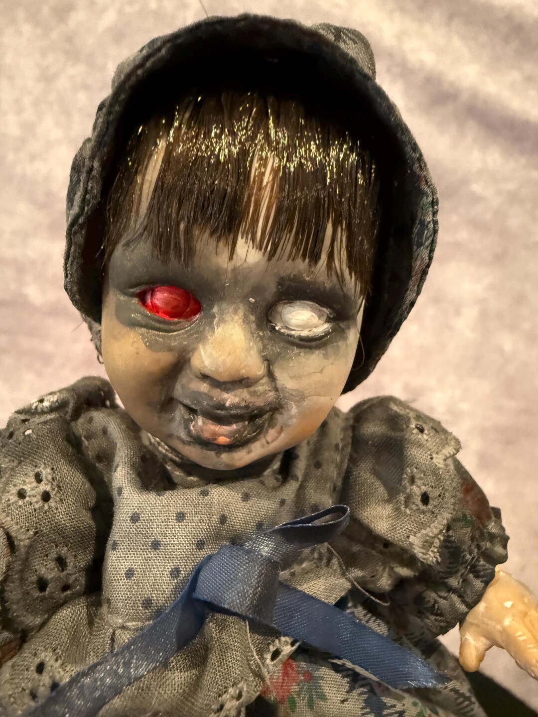 Creepy Haunted Doll: Hand-painted Macabre Art Doll - 8 Inch Liss ...