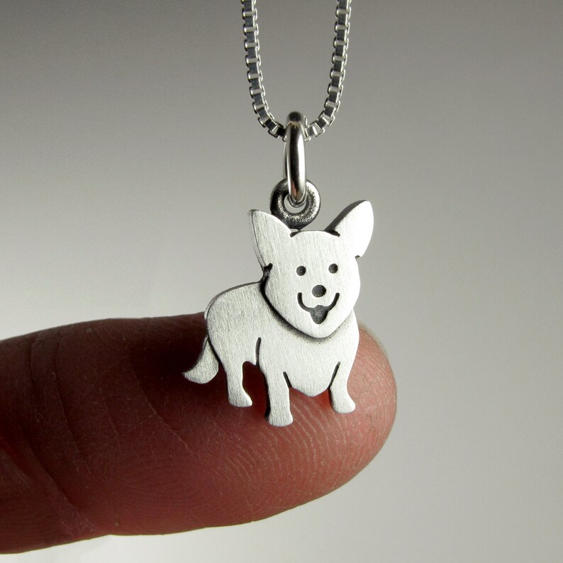 Tiny Corgi pendant / necklace | Etsy
