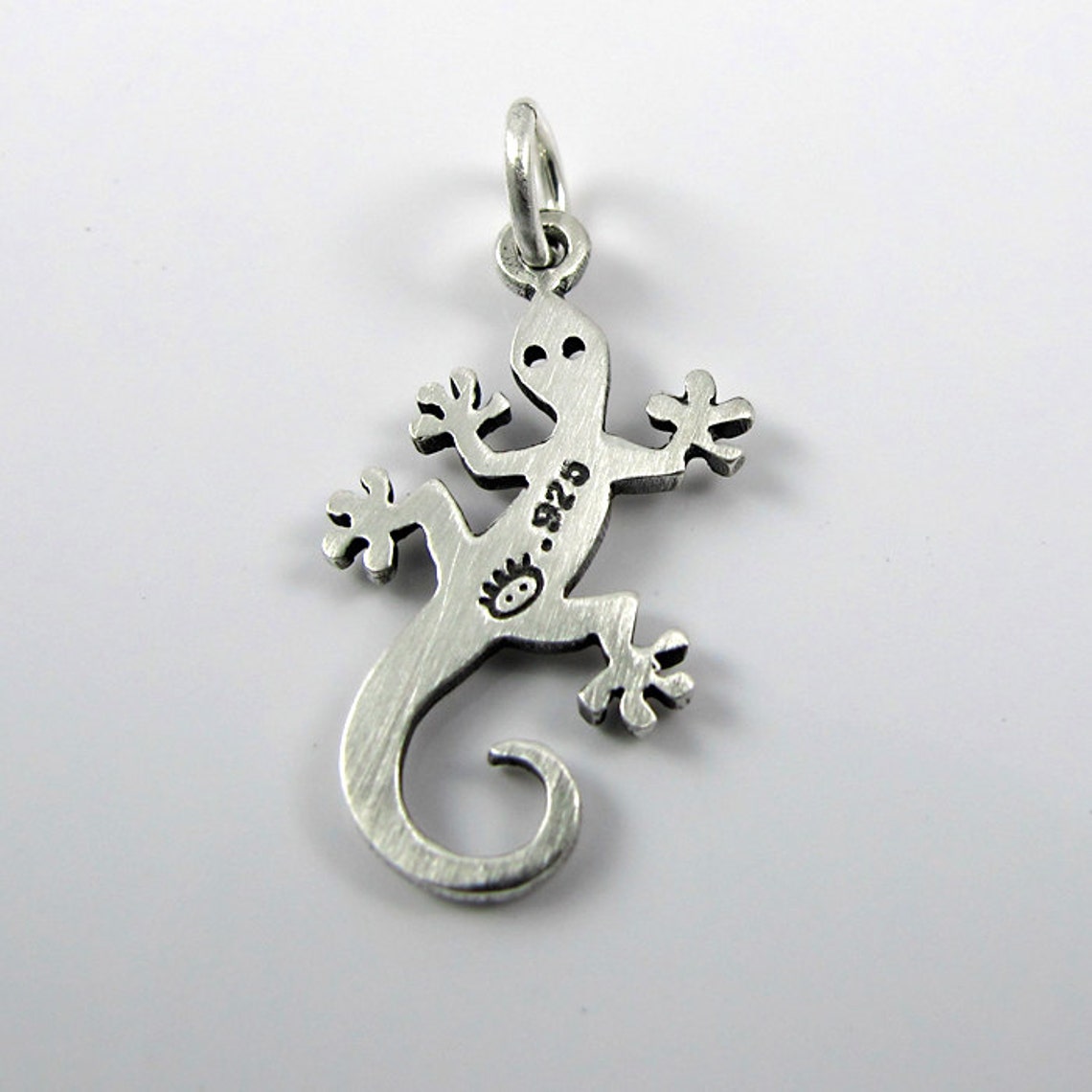 Tiny Gecko Pendant / Necklace - Etsy