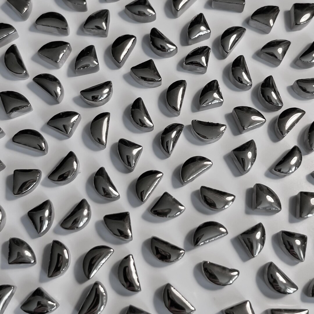 Silver Metallic Mini Random Round Edge Ceramic Mosaic Tile, 40g, Tiny ...