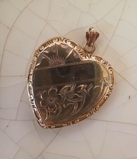 Antique Victorian Heart Locket - engraved sun and flo… - Gem