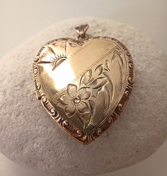 Antique Victorian Heart Locket - engraved sun and flo… - Gem