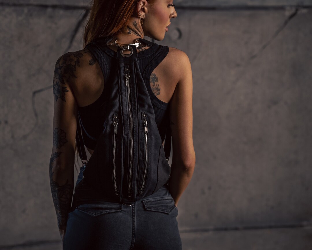 Tri Zipper Back Pack Convertible Fanny Pack in Black Canvas W/ Silver ...