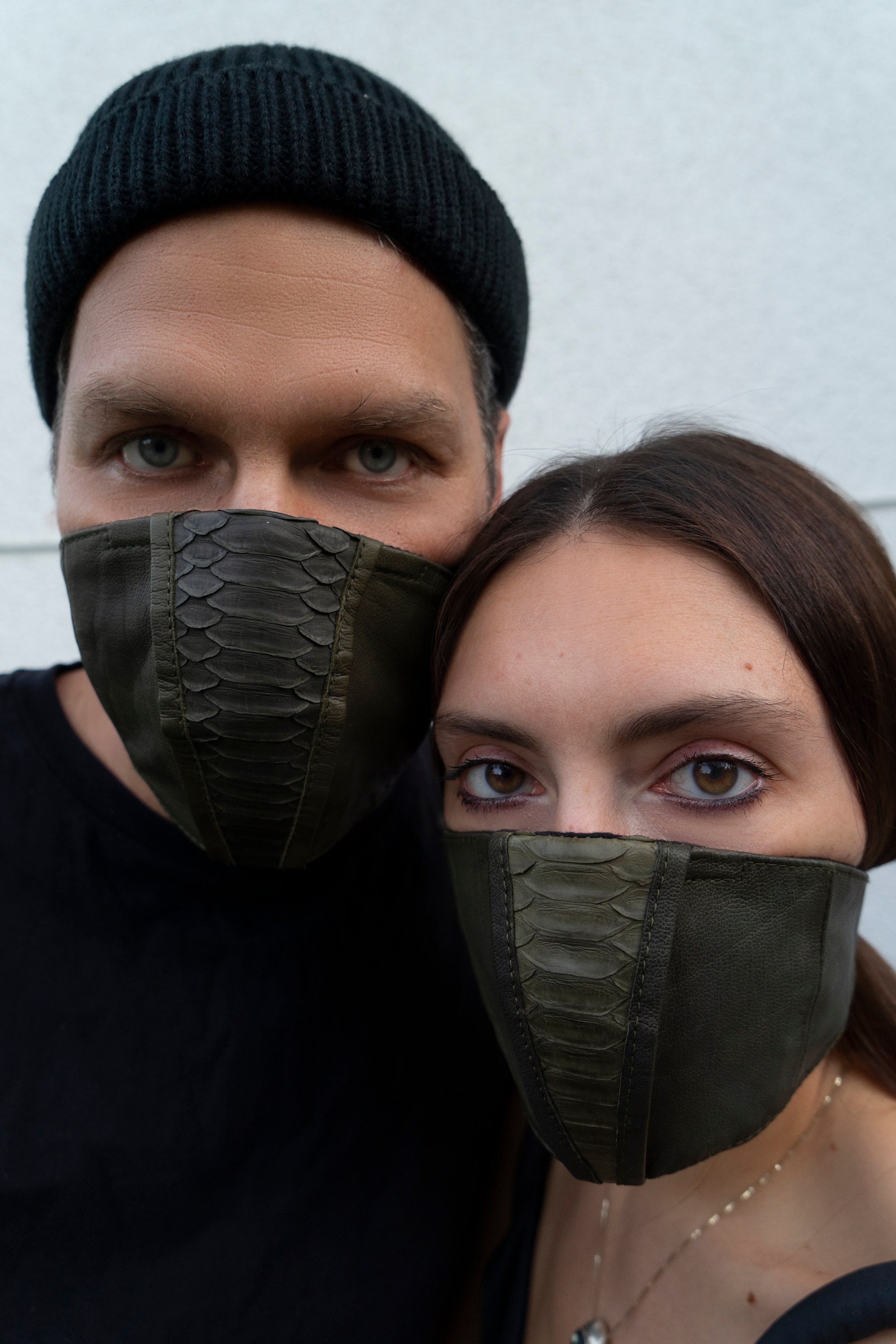 GREEN ROCK DEFENSE Face Mask in Olive Leather - Etsy