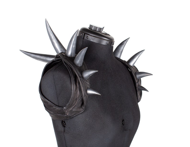 Royal Shadow Spike Shoulder Piece in Black Leather - Etsy