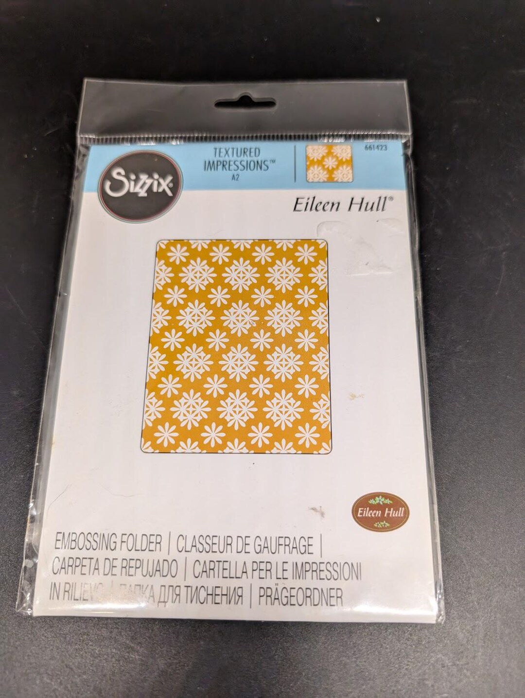 2015 Sizzix Textured Impressions Embossing Folder Daisy Wreath Eileen ...