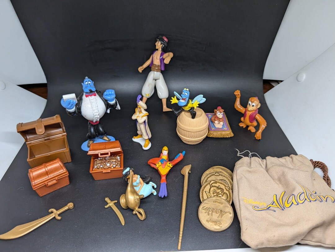 Lot of 18 Aladdin Toys Jasmine Aladdin Abu Lago Genie Coins Chest ...