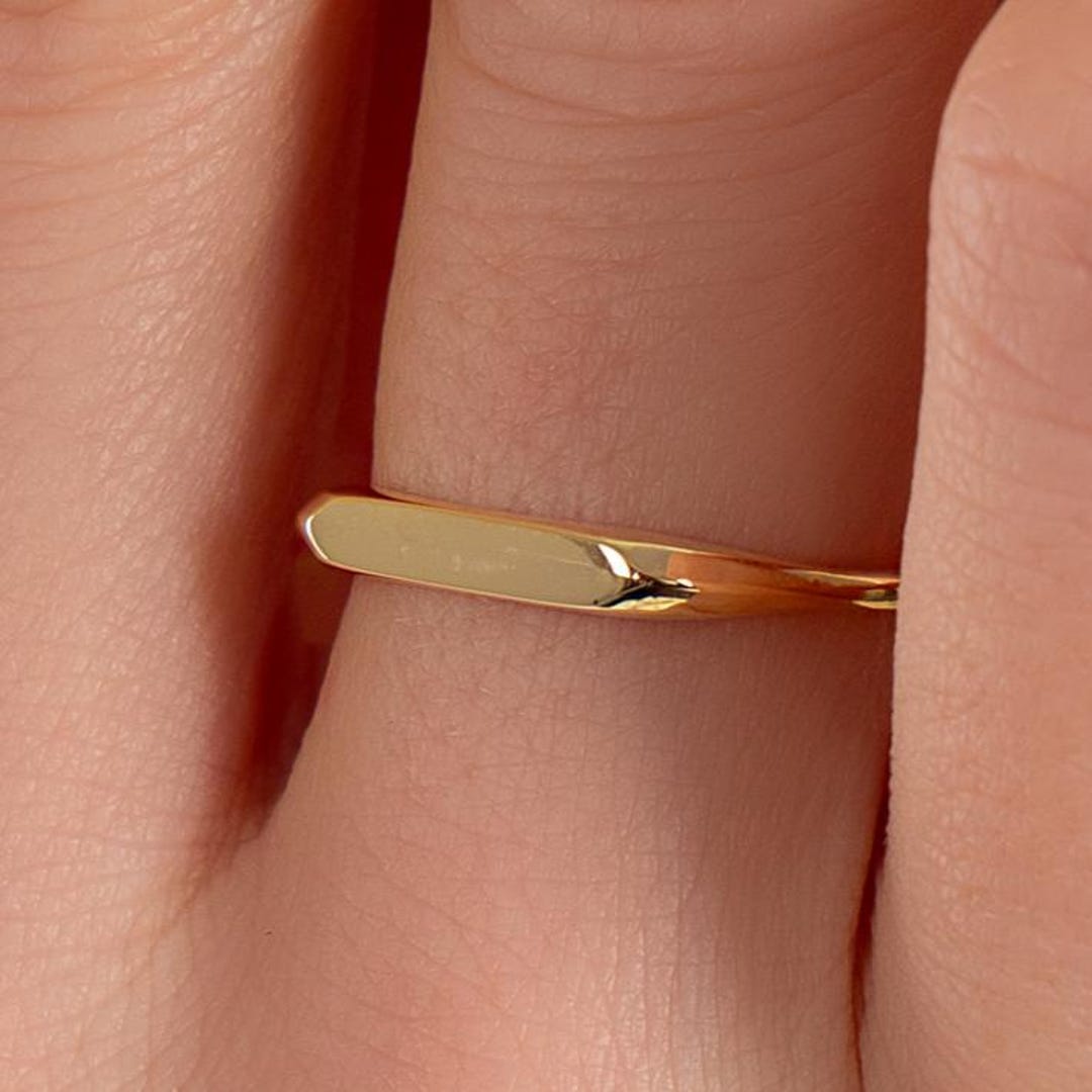 14K Solid Gold Rectangle Signet Ring, Dainty Pinky Ring - Etsy
