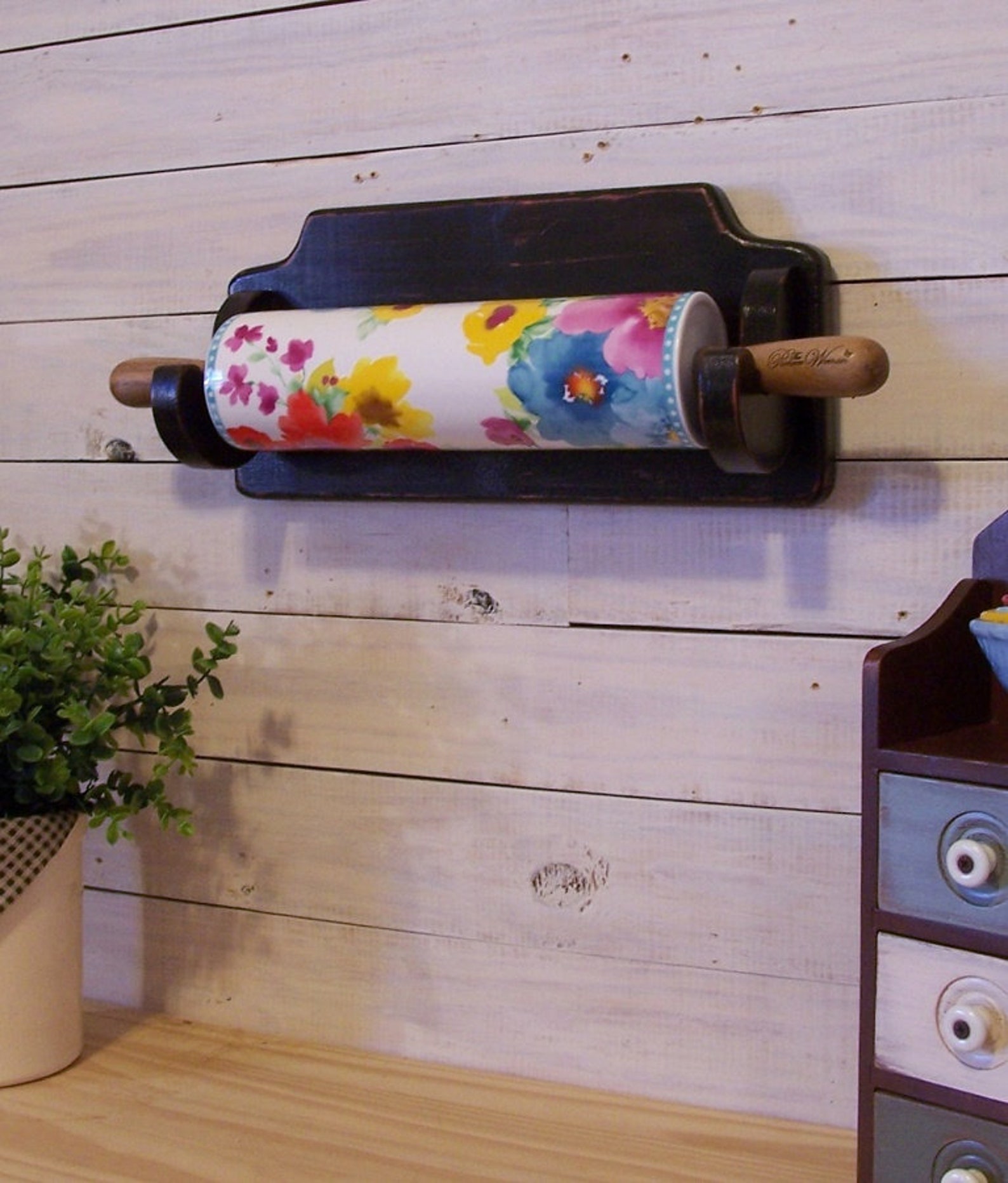 Horizontal Rolling Pin Display Rack for Pioneer Woman or Vintage Pins ...